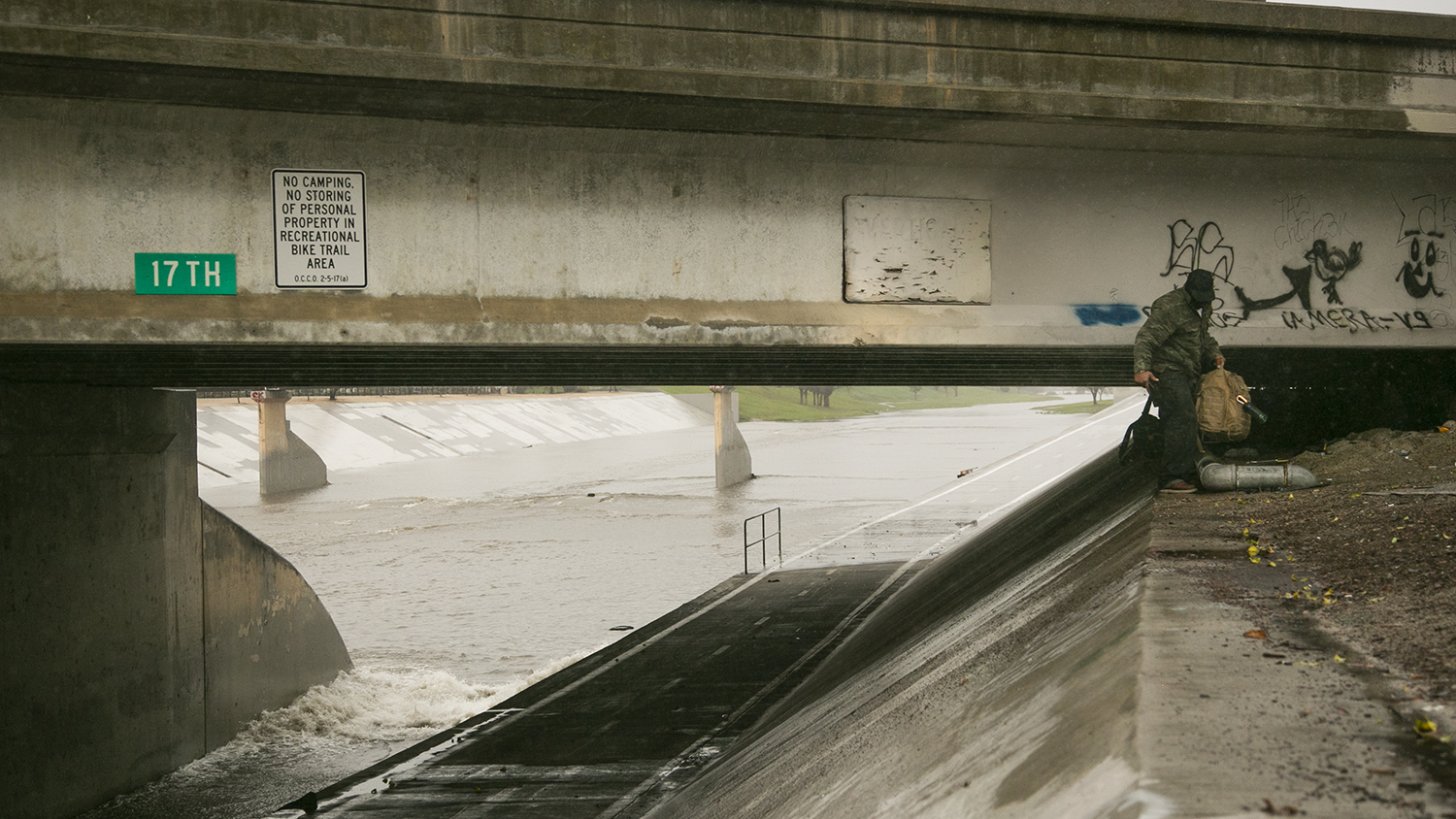 Trench Foot & Infections: Street Medics Treating Homeless People Brace ...