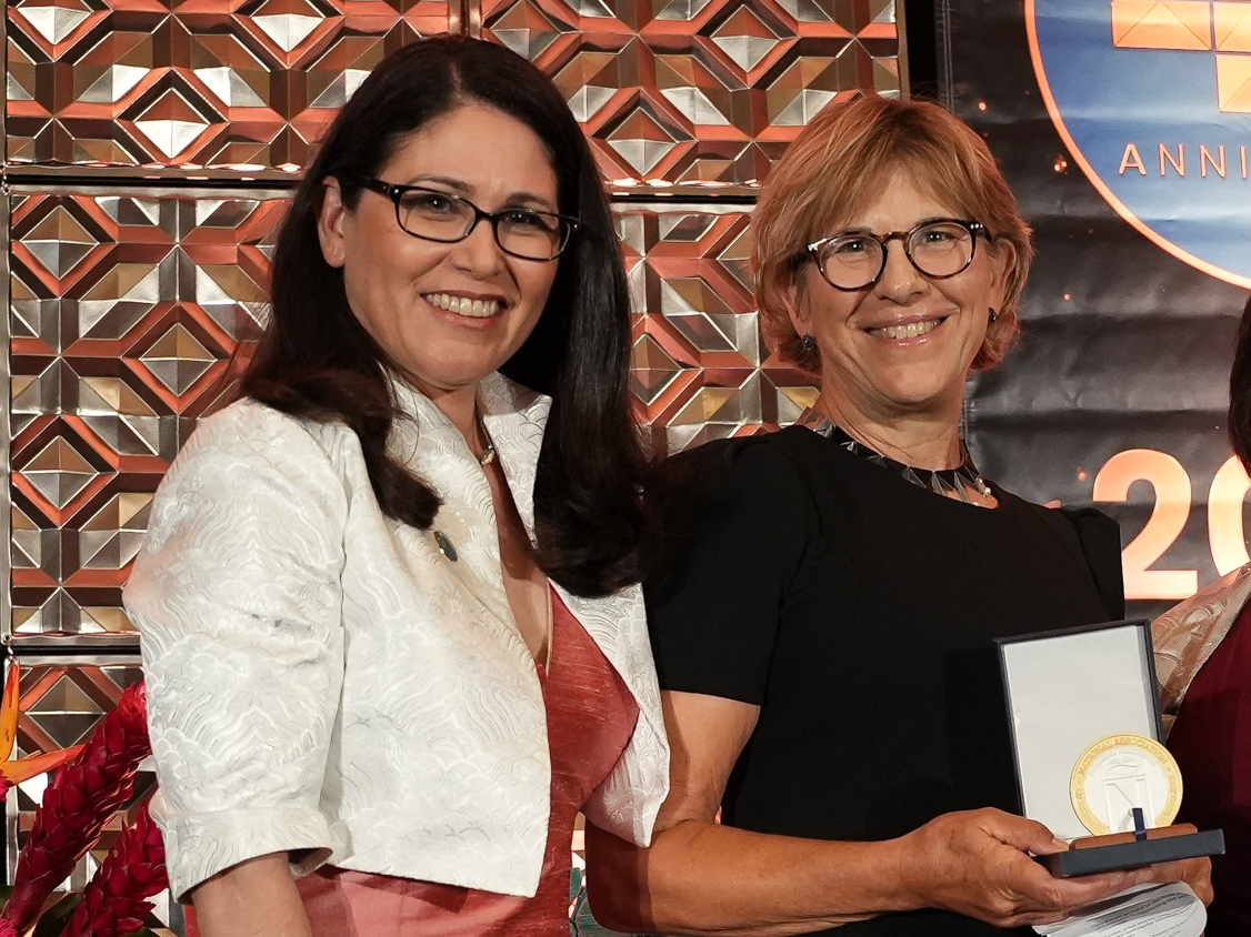 Susan Paterno Receives Award for Mentorship of Latino Students and ...